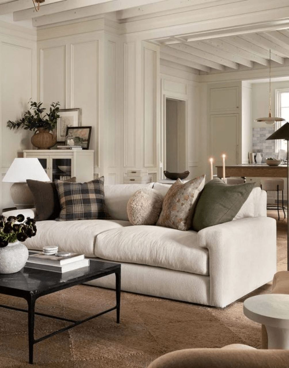 Focal Points in Mixed-Style Living Rooms – Key Interiors by Shinay